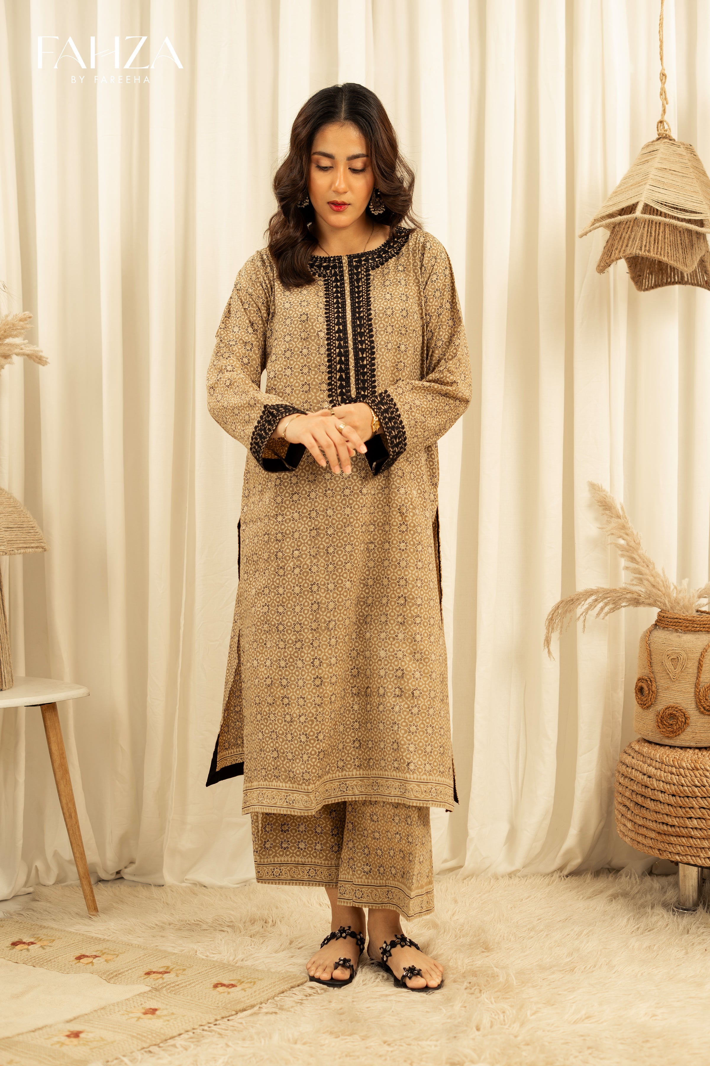 Laysa - 02 Piece Embroidered Ready-to-Wear – Fahza.com