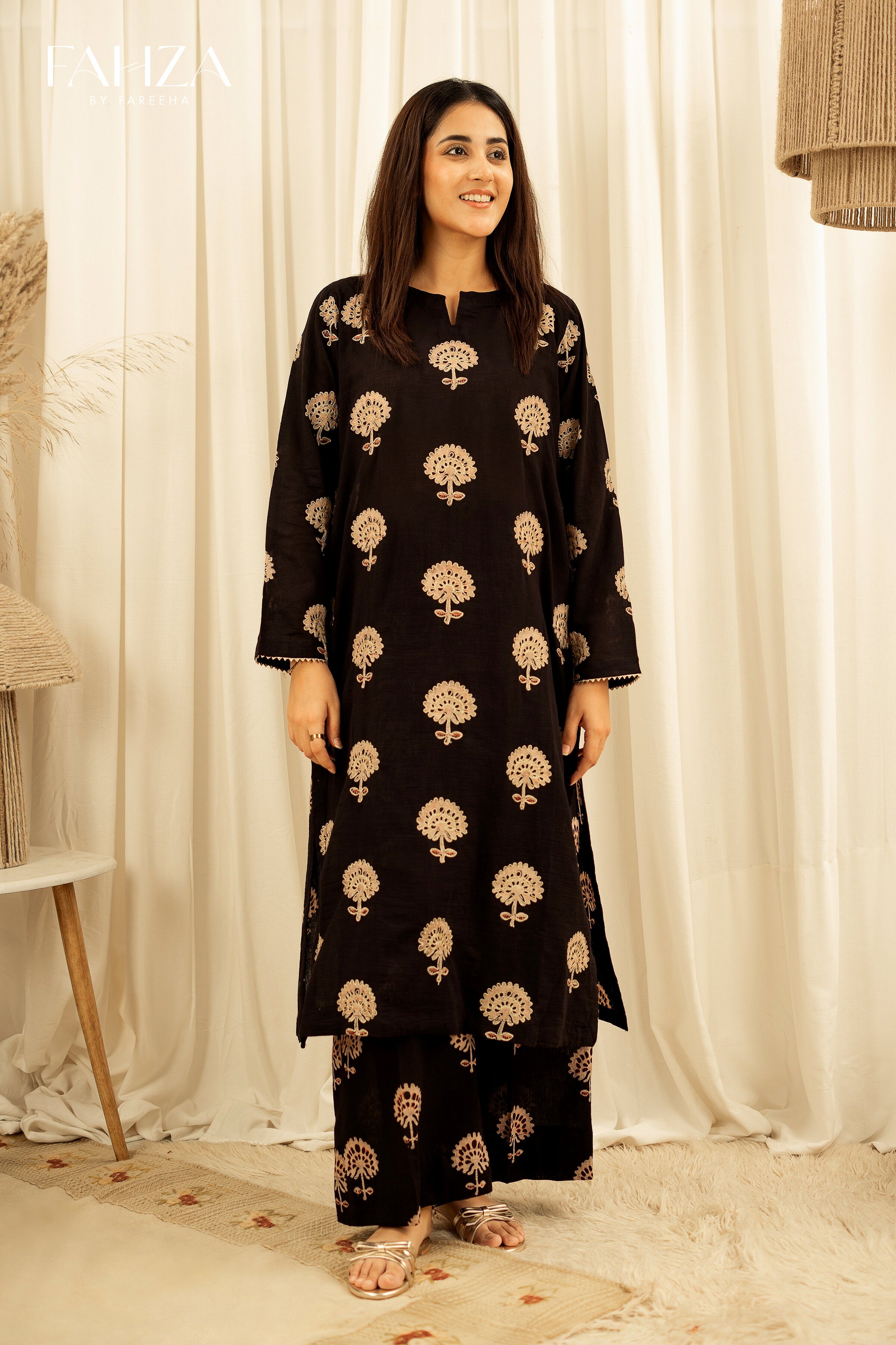 Zari - 02 Piece Embroidered Ready-to-Wear – Fahza.com